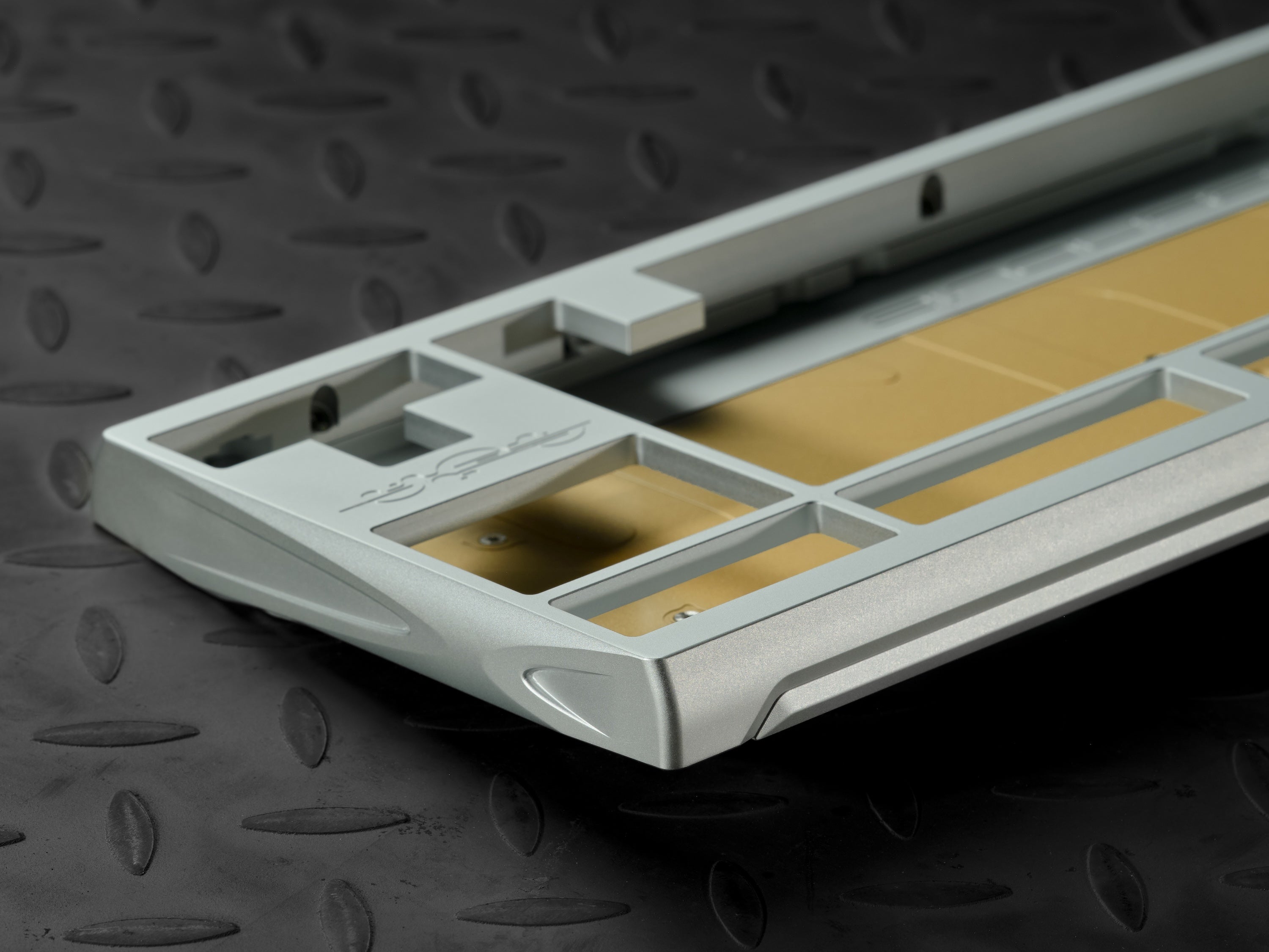 Synovia Landing Page – Bowl Keyboards